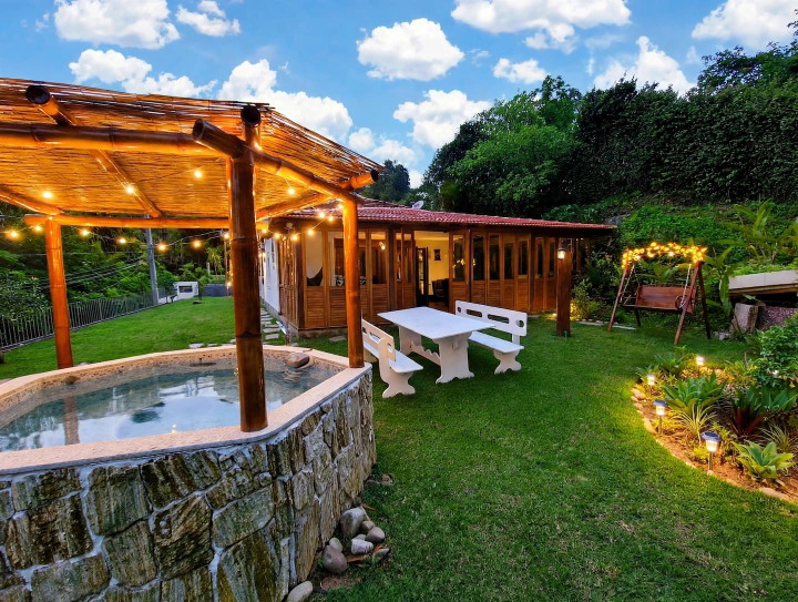 5-bedroom House In Itaipava 10 People Hot Tub + Barbecue. - Brasil