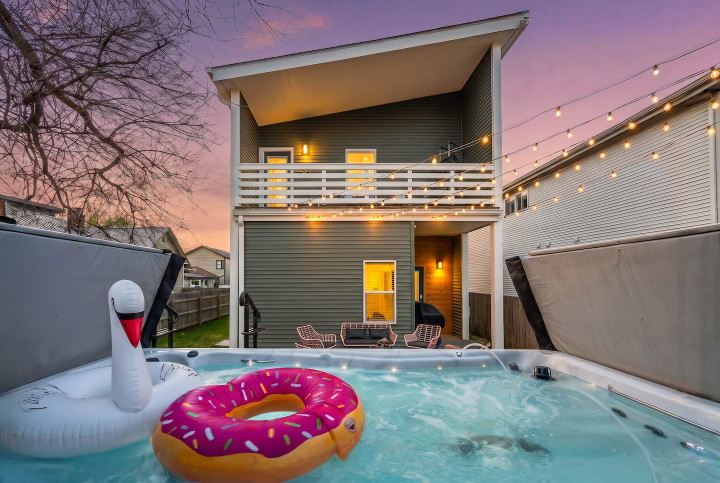 Swim Spa / Fire Pit / Arcade / Bbq / Fountain Sq - Indianapolis, IN