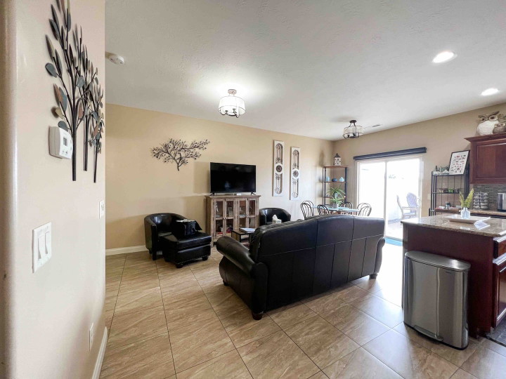 Darling 3 Bedroom, 2 1/2 Bath With Pool & Hot Tub - Utah