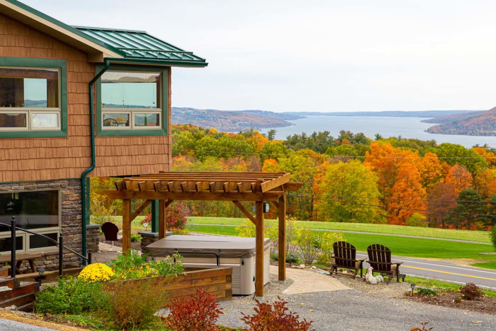 The Lakeview House In South Bristol - State of New York