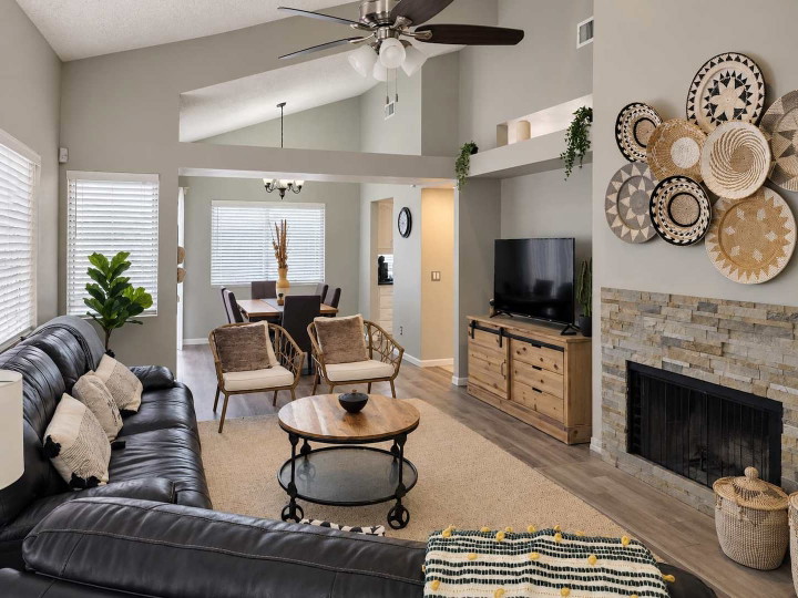 Pet-friendly 3br | Fenced Yard | Community Pool - Chandler