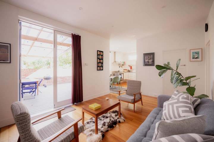 Warm, Spacious 3br Apartment, Parking, West Hobart - Hobart