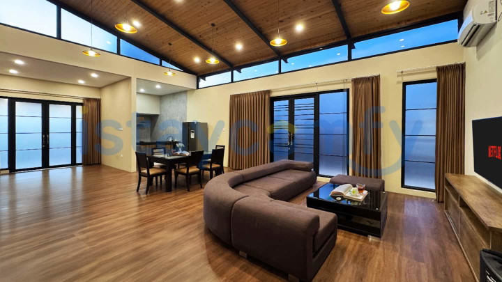 5br Large Villa Crown Hill Estate F26 - Batam