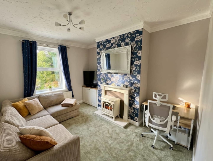 Stylish & Cozy Modern Home | Dedicated Workspace - Oldham