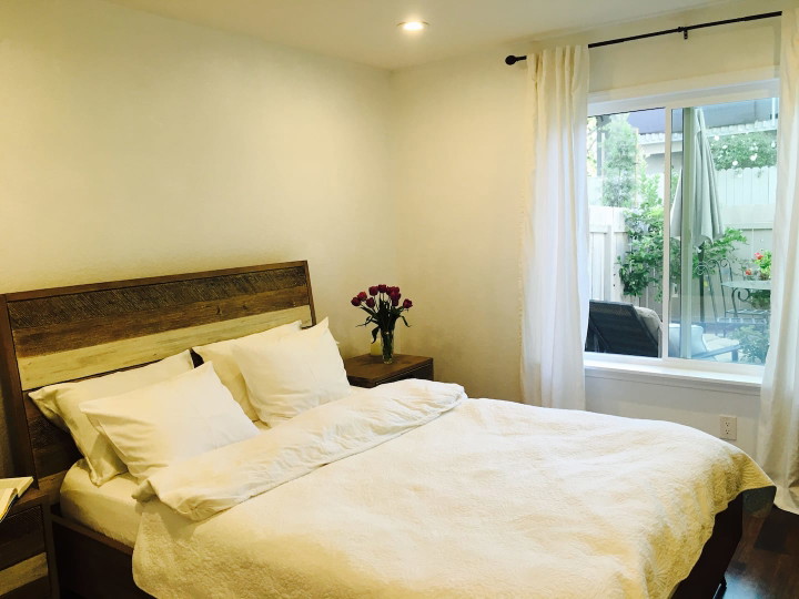A Bright One Bedroom Condo In Orange County - Laguna Hills, CA