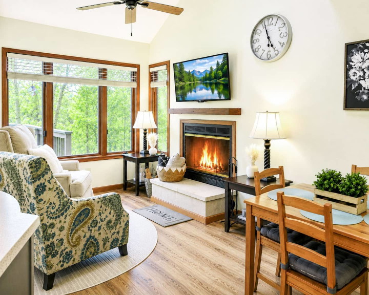 Cute & Cozy King Suite Villa ~ Near Golf, Spa - Galena, IL