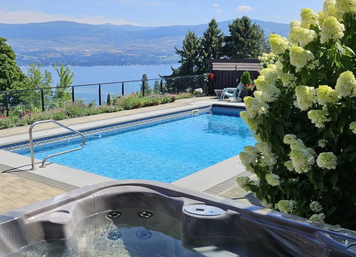 Stunning Lake View W Pool (Snl), Hottub Bnb - Kelowna