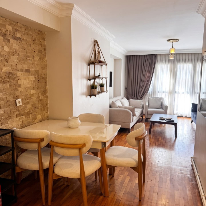 Large Apartment Close To The Pier - Heybeliada