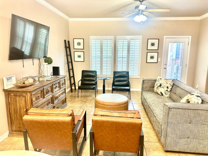 Convenient, Clean, Garage, Near191,tvs All Rooms - Odessa, TX