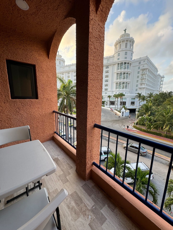 *Exclusive-hotel Zone, *2 Bedrooms &1 Bath Apt #52 - Cancún