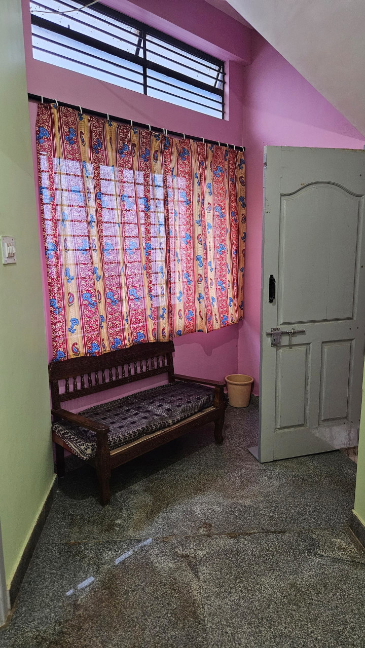 Private 2-room Flat Near Ss Mall ! - Davanagere