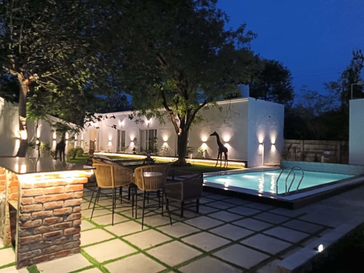 Three Musketeers Farm - Private Pool & Lawn - Gurgaon