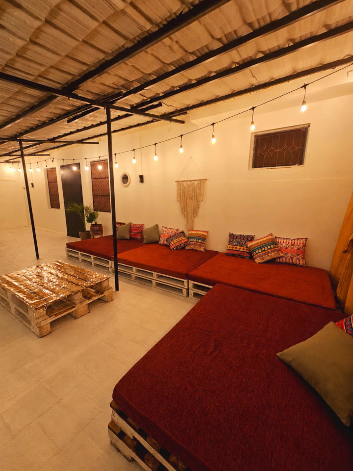 Moonlit Stays-cozy 2bhk With Private Boho Terrace - Madurai