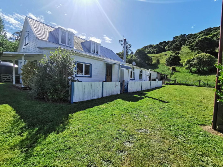 Le Bons Bay - The Old Hall - New Zealand