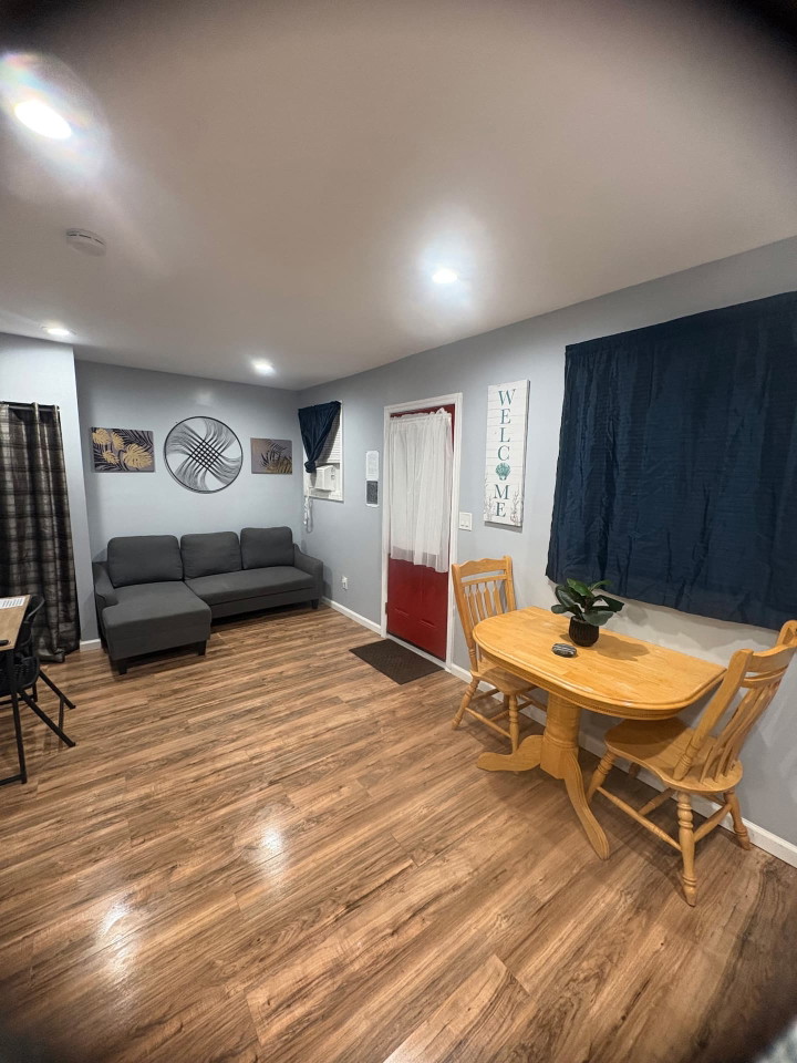 Cozy Private Cottage - Suffolk County, NY