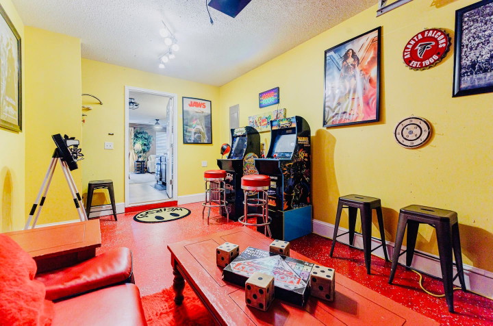 The Dugout! Game Room & Outdoor Smoking Area - Riverdale, GA