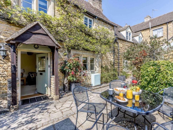 3 Bed In Cheltenham (Oc-ptree) - Bourton-on-the-Water