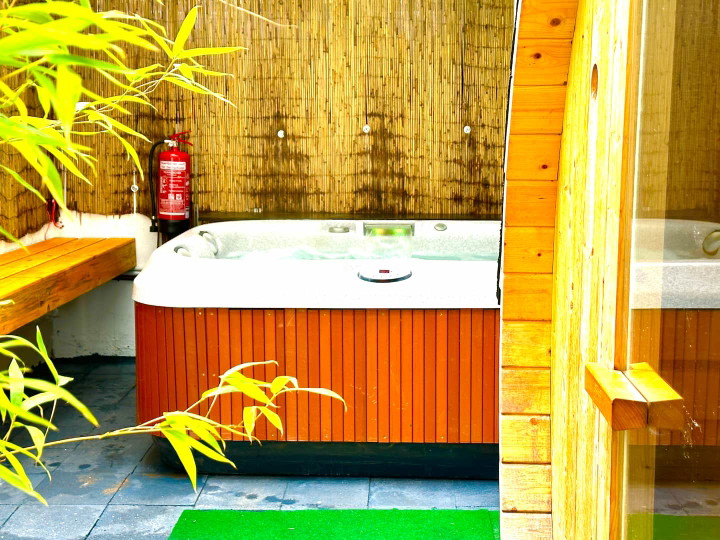 Private Spa Wellness Hot Tub Sauna All Day - Oberhausen