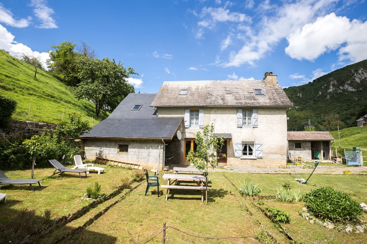 Gite De 7 Chambres. - Bagnères-de-Bigorre