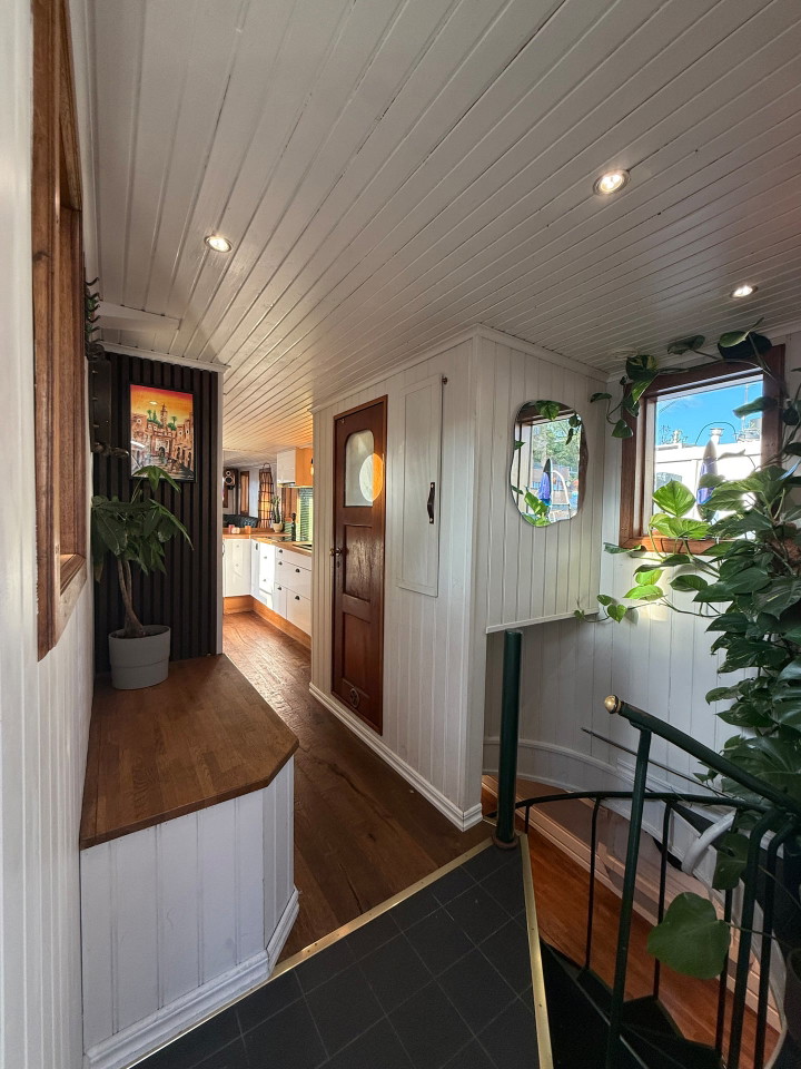 Houseboat In Central Stockholm - Stockholm
