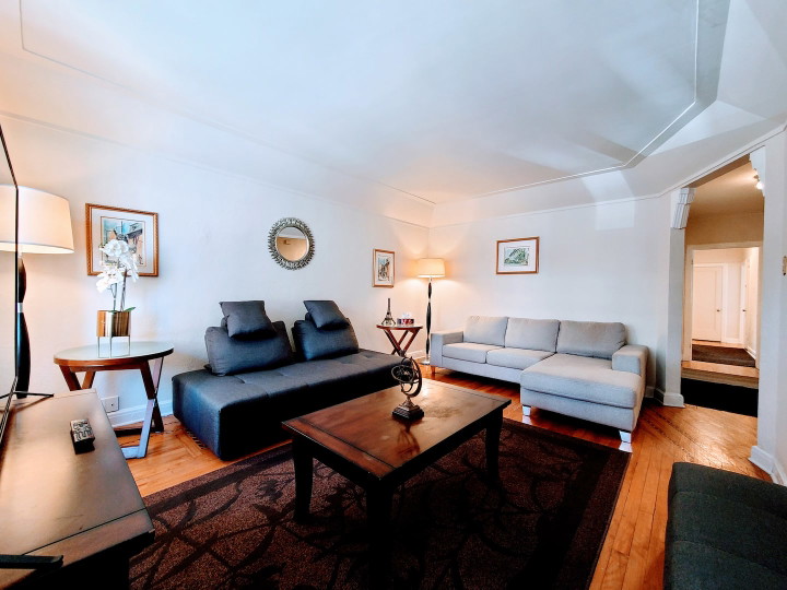 4 Br In Large, Elegant & Spacious Home, Near Metro - Montréal, QC