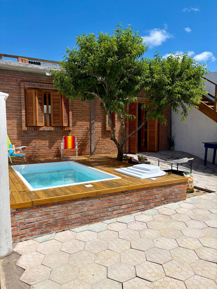 Casa Quadra-mar Com Piscina - Rio Grande