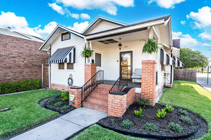 Cozy Dream Cottage - Steps From Best Food & Shops - Houma, LA