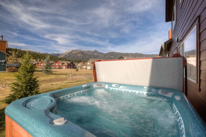 Condo W/hot Tub Close To Big Sky Resort - Big Sky, MT