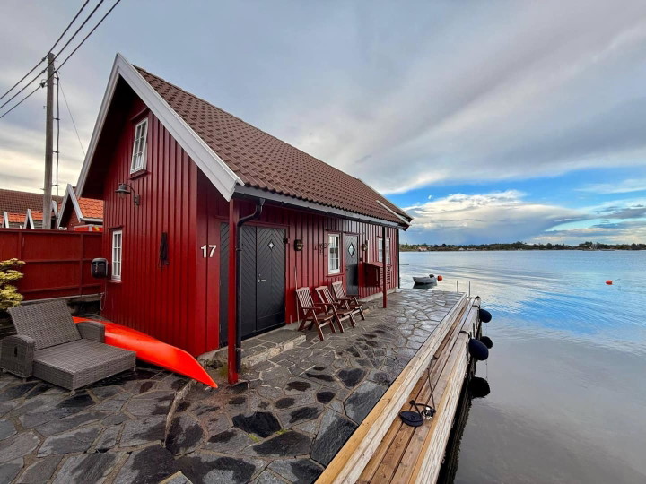Waterfront House With Jetty In Kristiansand - Norway