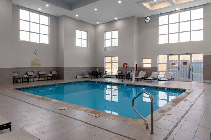 *Near Downtown Concord + Free Breakfast. Pool. Gym - New Hampshire