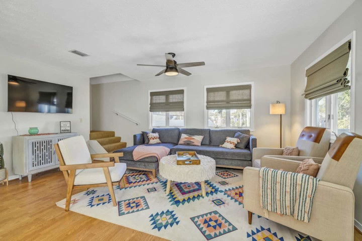 Large Deck/ In-law Suite /Walk To Beach/ Location! - Panama City Beach, FL