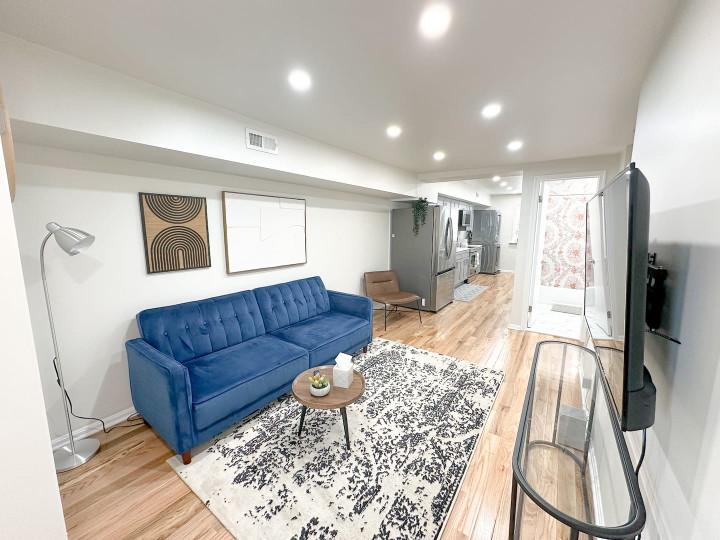 Modern 3br Stay | Full Kitchen + Fast Wi-fi - Baltimore, MD