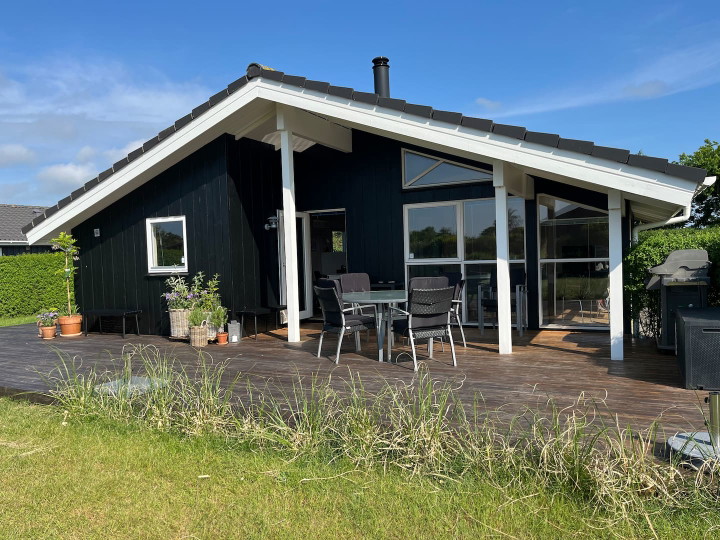 Dejligt Sommerhus Beliggende Tæt På Strand Og By - Juelsminde
