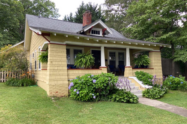 Lovely Arts & Crafts Bungalow In Downtown Black Mountain - 15mins From Asheville - Black Mountain, NC