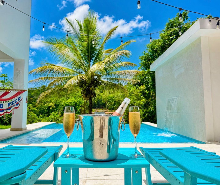 Romantic Escape In Cidra · Private Heated Pool. - Cayey