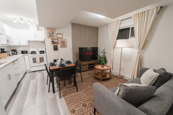 Cozy Central 2-bed Suite | 10 Min To Wem - Edmonton