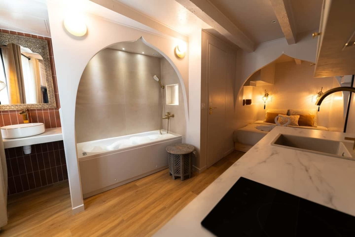 Arabian Nights · Private One-person Jacuzzi - Nizza
