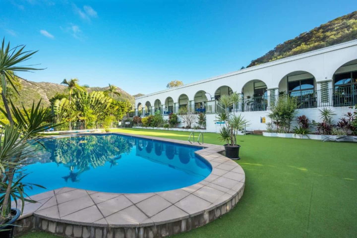 The Hidden Pearl Of Mountain Views & Ocean Breeze - Townsville