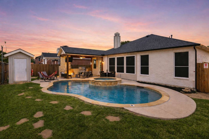 3/2 Cozy Home Near Unt & Twu-pool, Bbq, Gym, Games - Denton, TX