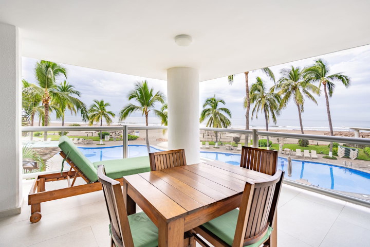 Nvo. Vallarta 204, Cozy Oceanfront Apartment. - Nuevo Vallarta