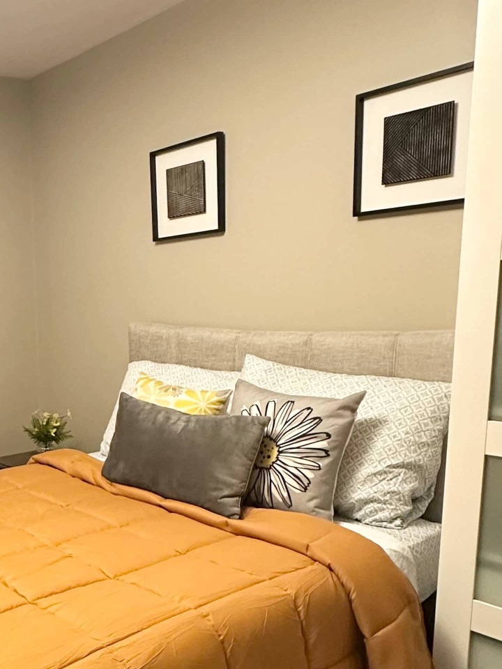 Comfort N Style Cest La V - Fort McMurray