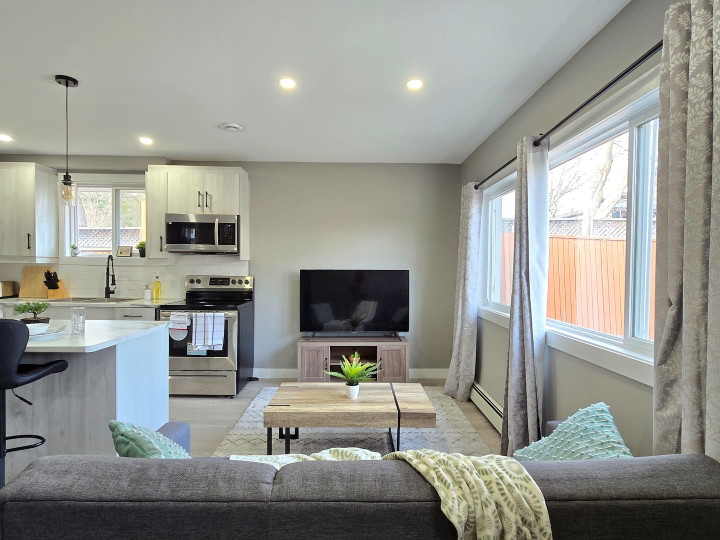 Spacious 2br King Suite| Pet Friendly|free Parking - Greater Sudbury