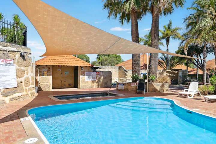 Zen By The Sea @ Mandurah - マンジュラ