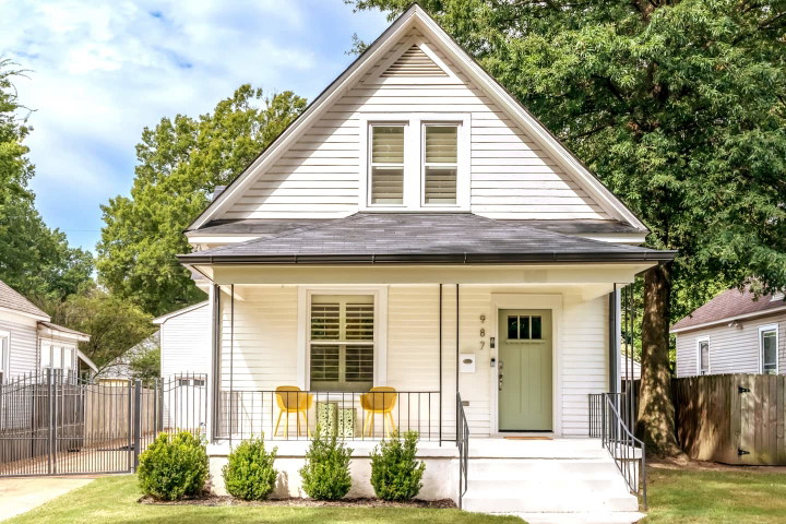 Prime Location! Fire Pit! Sleeps 9! Just Renovated - Memphis, TN