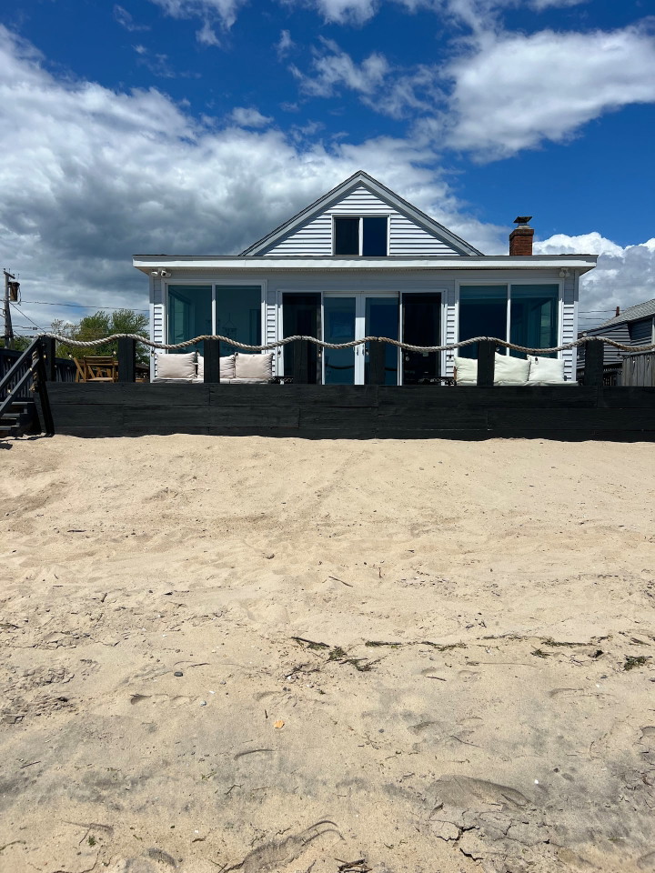 Oceanfront Oasis Spacious 3-bedroom, 2-bath Retreat For 12 Linens Included - Essex, CT