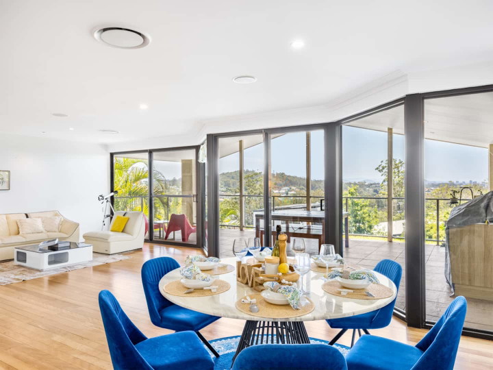 Stunning Cityview 5br W/balcony Near Malls/uni/cbd - Brisbane