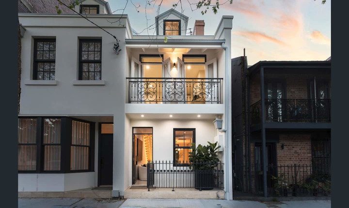 Billionaire's Harbour Retreat In Woolloomooloo - Crows Nest