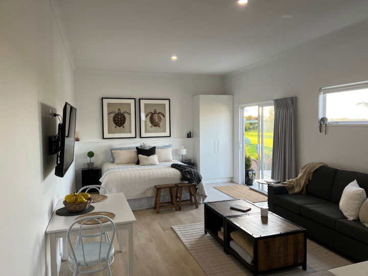 Crossley393 - Warrnambool