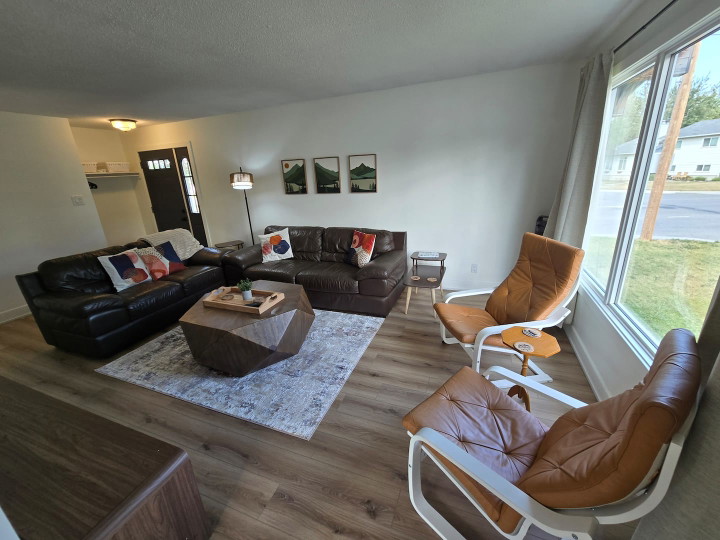 Hardisty Haven/3-bedroom Canadian Mountain Getaway - Hinton