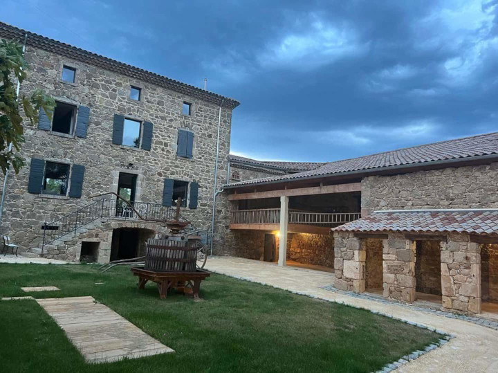 La Ferme De Pierrot 7 Ch,7 Sdb, 7 Wc, Piscine - Anjou